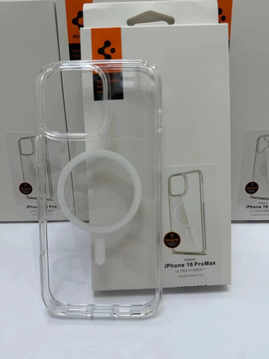 Прозрачный чехол Spigen для iPhone 14, Ultra Hybrid Magsafe