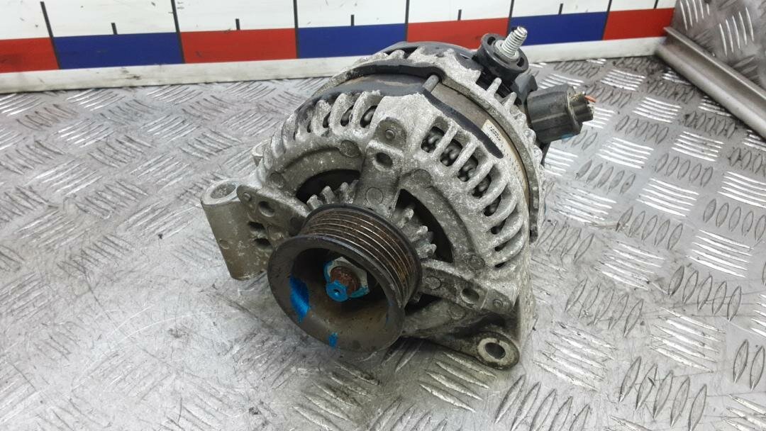 Генератор Land Rover Range Rover Sport 2008 YLE500430