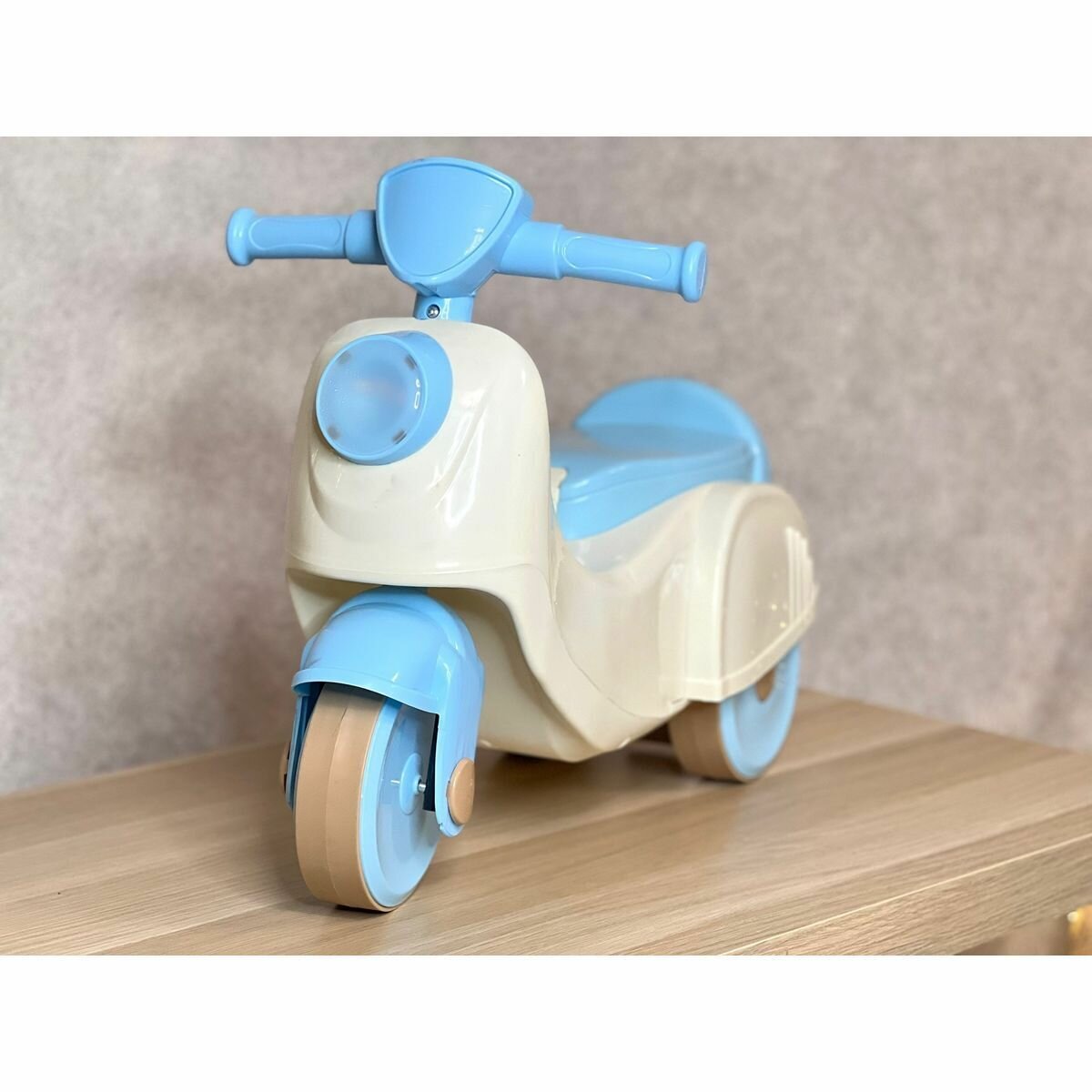 Беговел для малышей мотоцикл голубой (17886-2)
