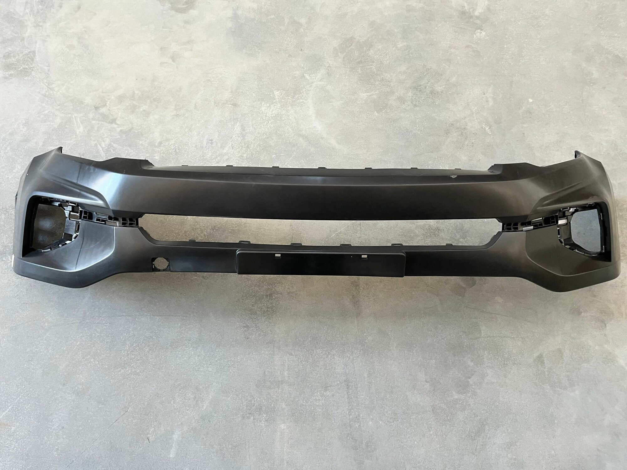 Бампер передний верхняя часть Changan CS35 PLUS [1.6 16V 5MT внедорожник] S111F2713010400