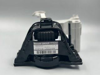 Опора двигателя Nissan 11210-JD20B оригинал
