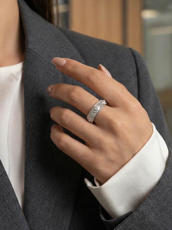 Кольцо, фианит