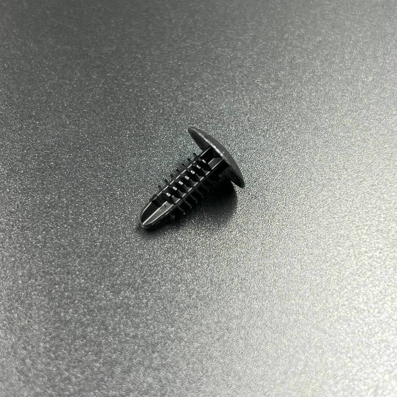 Клипса пластиковая (Производитель - Yamaha) OEM номера: 90269-05055