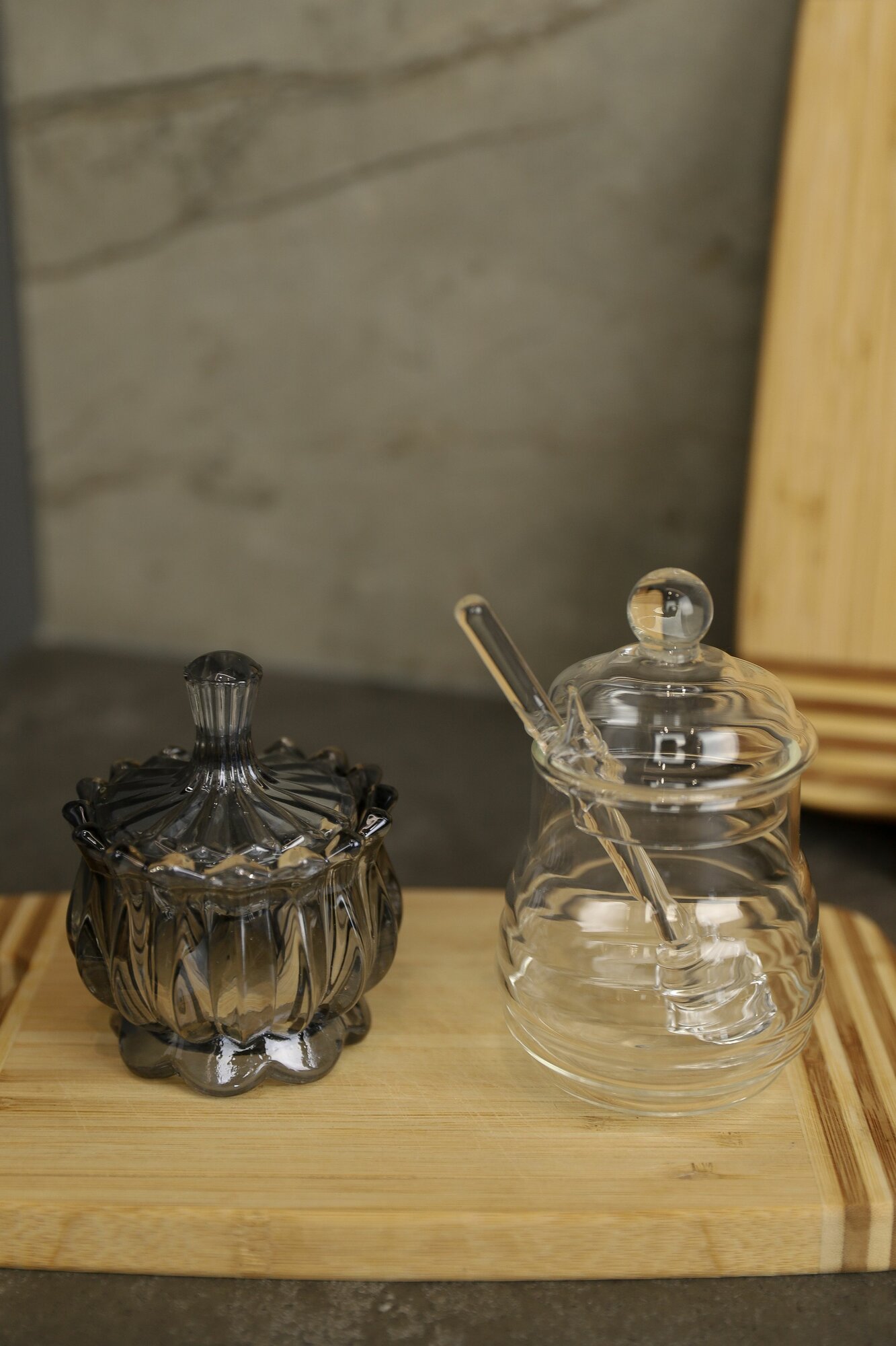 Банка для меда стеклянная с крышкой и ложкой, 400 мл