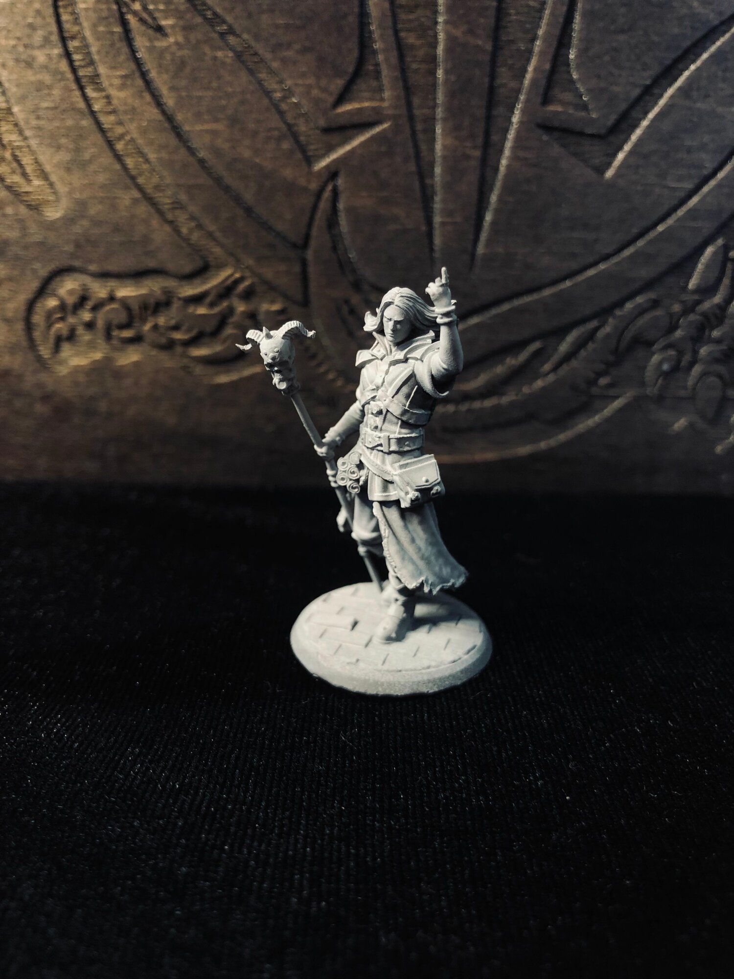 Харизматичный колдун, злодей - Миниатюра для настольных игр DnD, ДнД, Dungeons & Dragons, Pathfinder.
