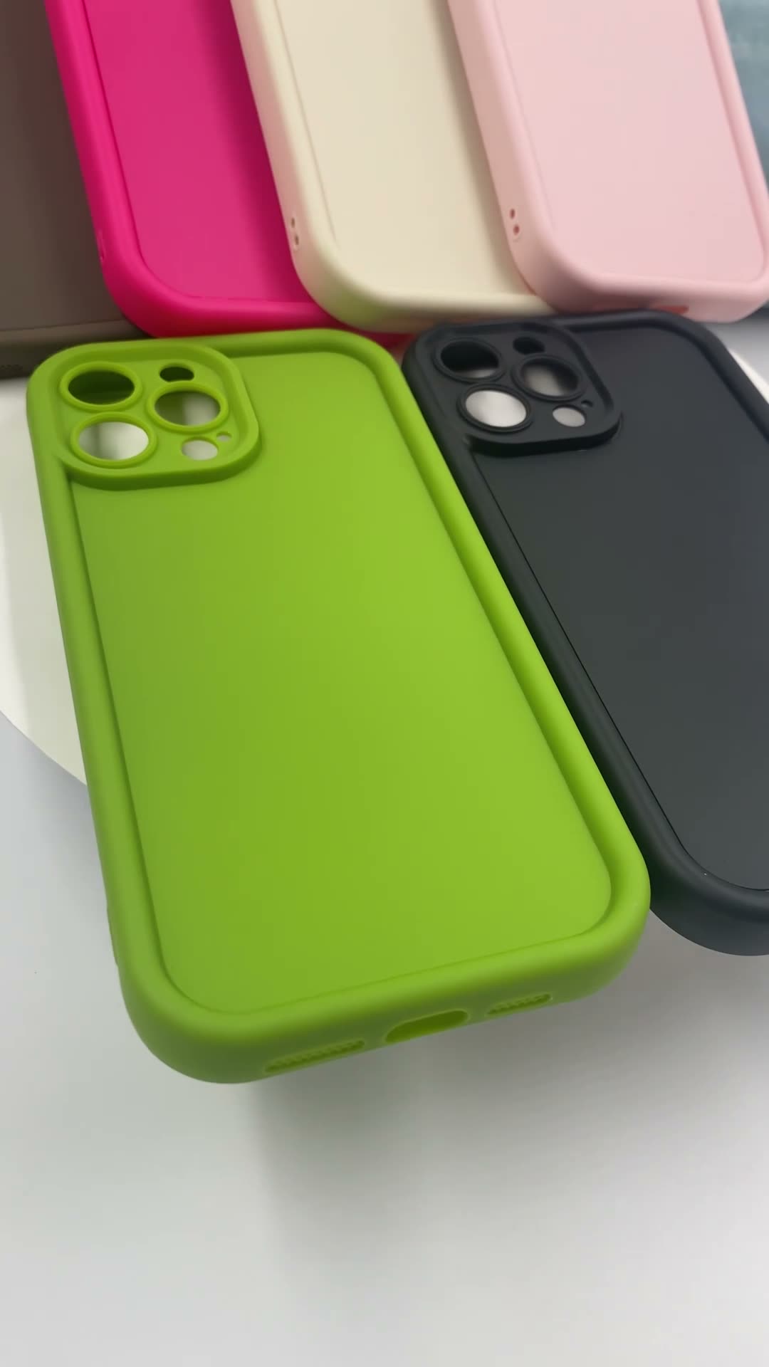 Силиконовый чехол для iPhone 13 Pro Max, черный — фото 1