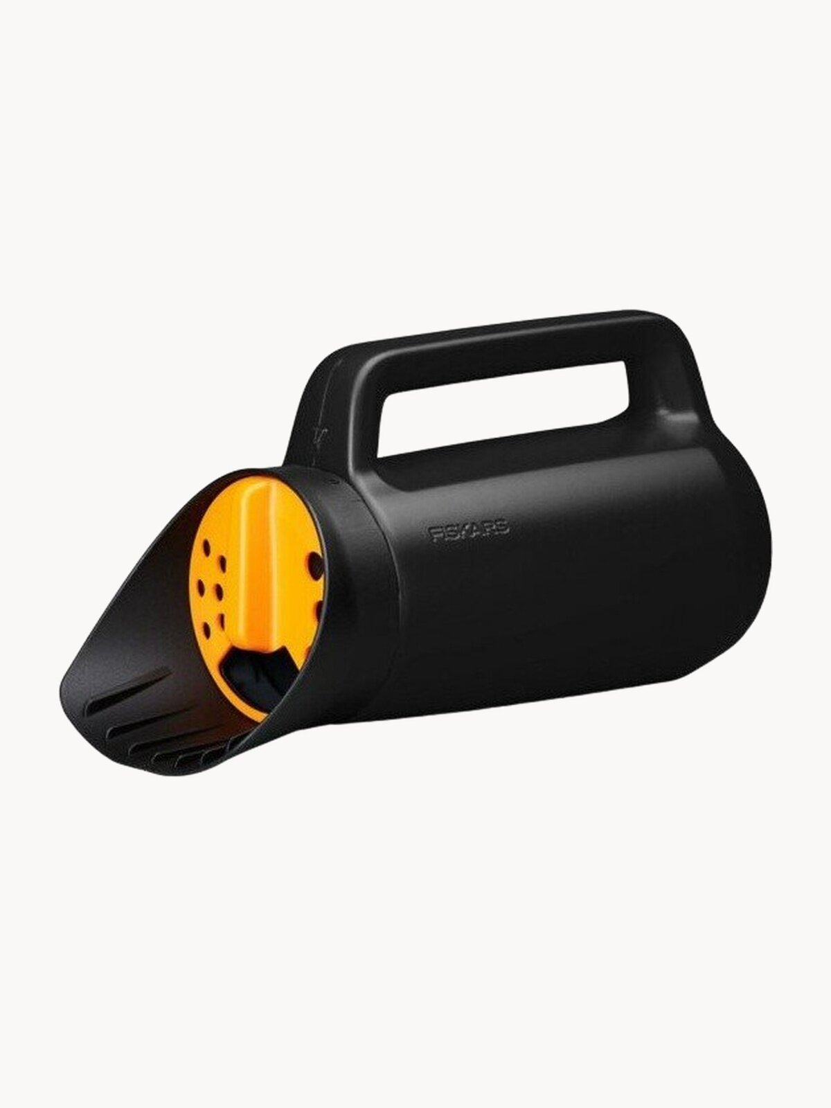 Разбрасыватель FISKARS Solid 1057076, веерное разбрасывание, черный