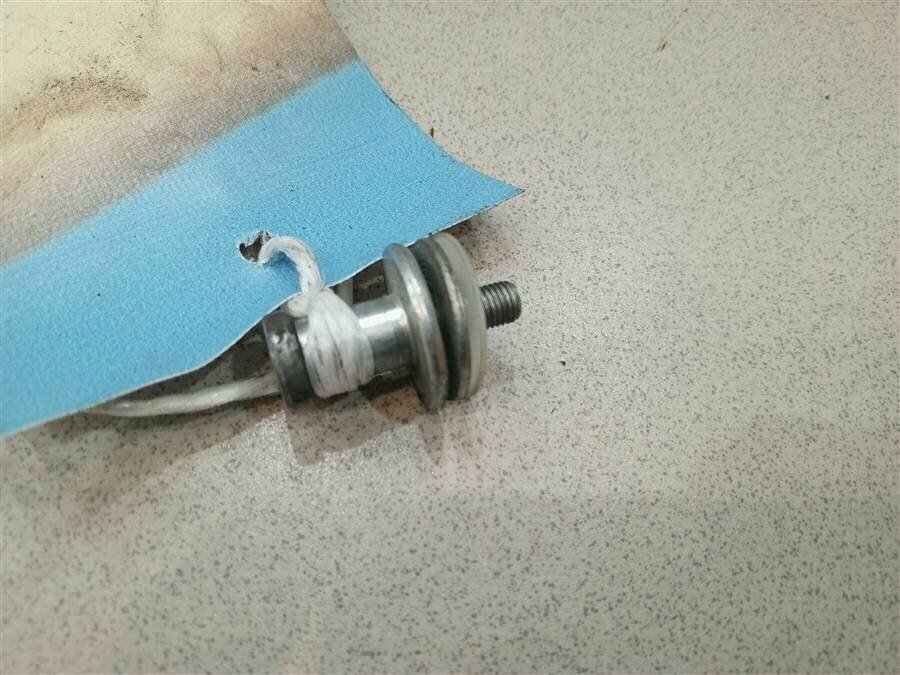 Ответная часть замка двери от Renault Sandero 2009-2014