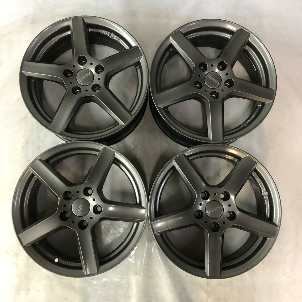 Колесные диски Dezent 16x6.5 PCD 5x112 D57.1 ET46 (Реплика)