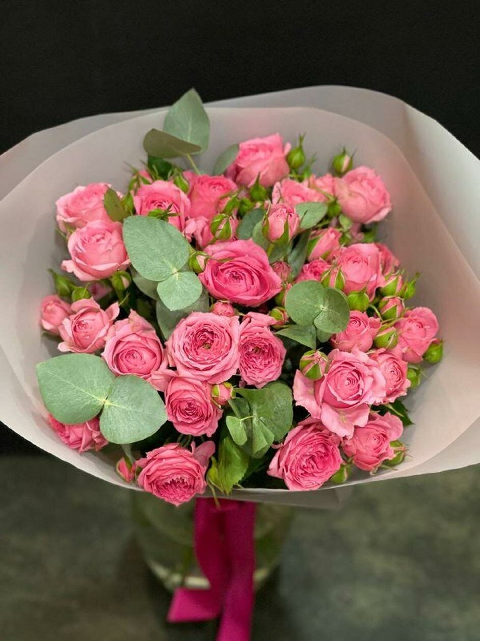 Сборный букет "Очарование", роза кустовая, эвкалипт, зеленый, розовый