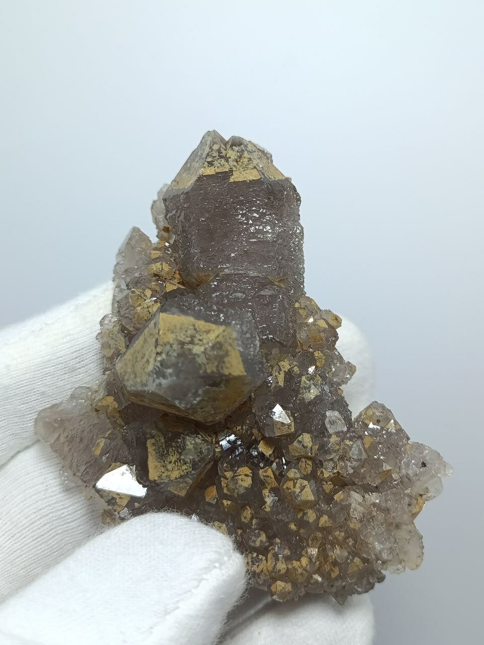 Щётка кристаллов дымчатого кварца 7.3 см, 68 г