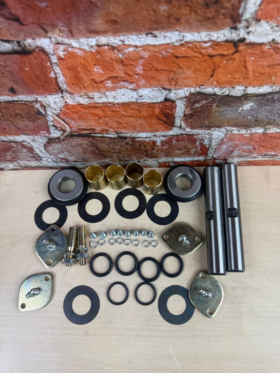 Шкворни для а/м ГАЗ 3302 Газель в сборе с усиленными крышками полный комплект