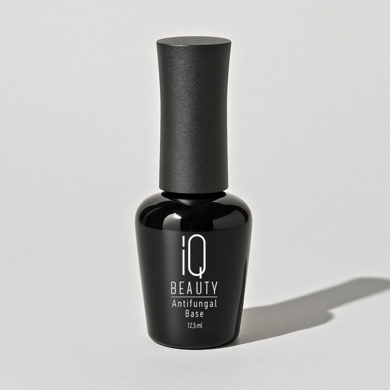 База для лака IQ Beauty для защиты от грибка с тербинафином Antifungal Base IQAFBA01 12.5 мл