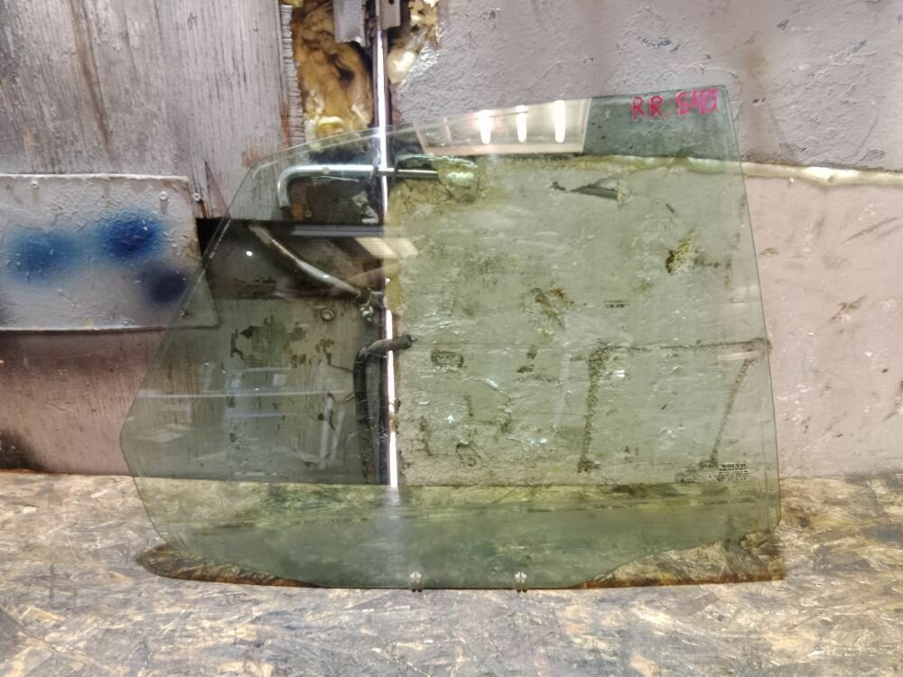 Стекло двери задней правой Volvo S40 I (1995 1999) Б/У с пробегом