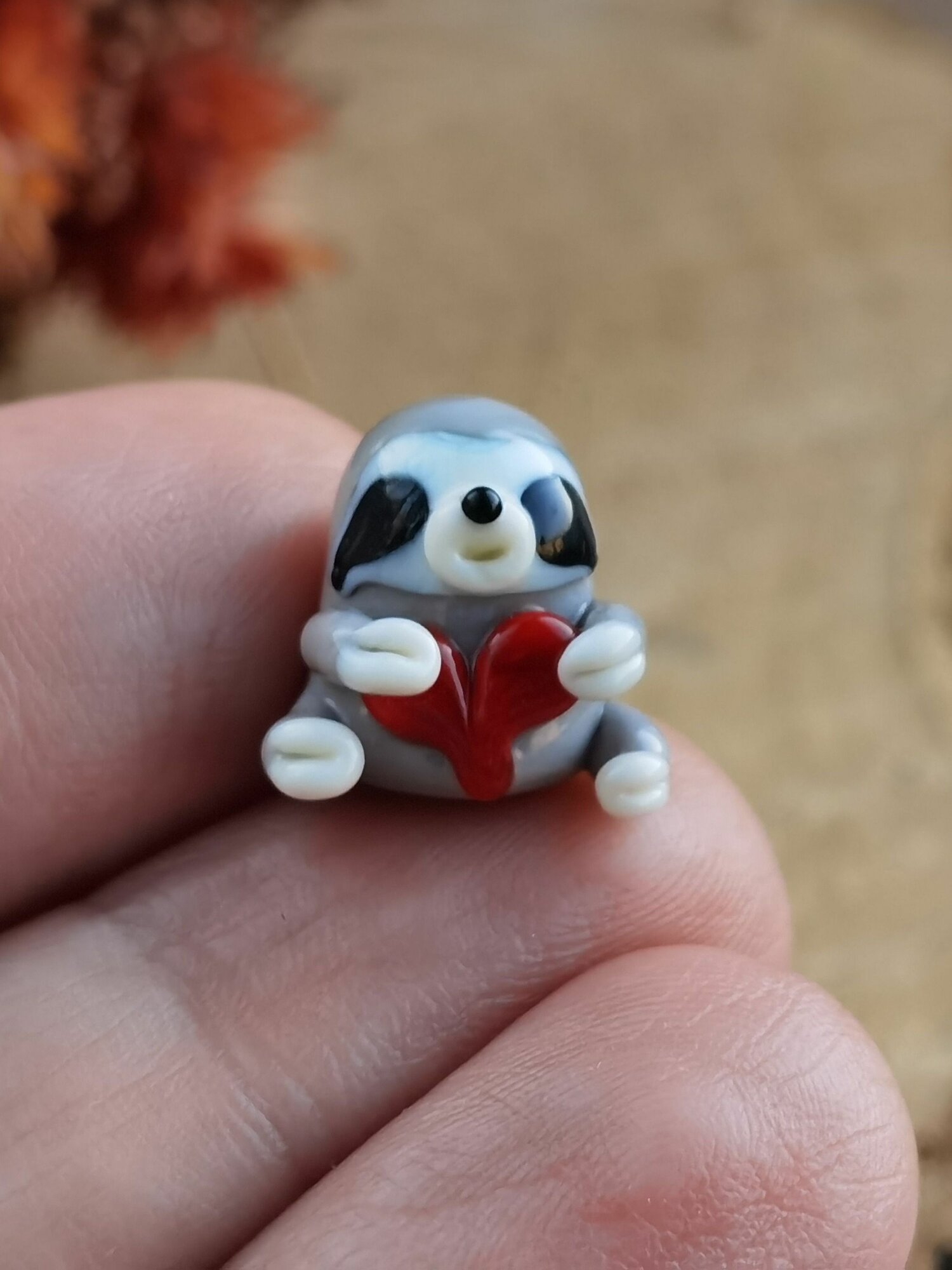 Фигурка стеклянная ленивец статуэтка или сувенир из стекла