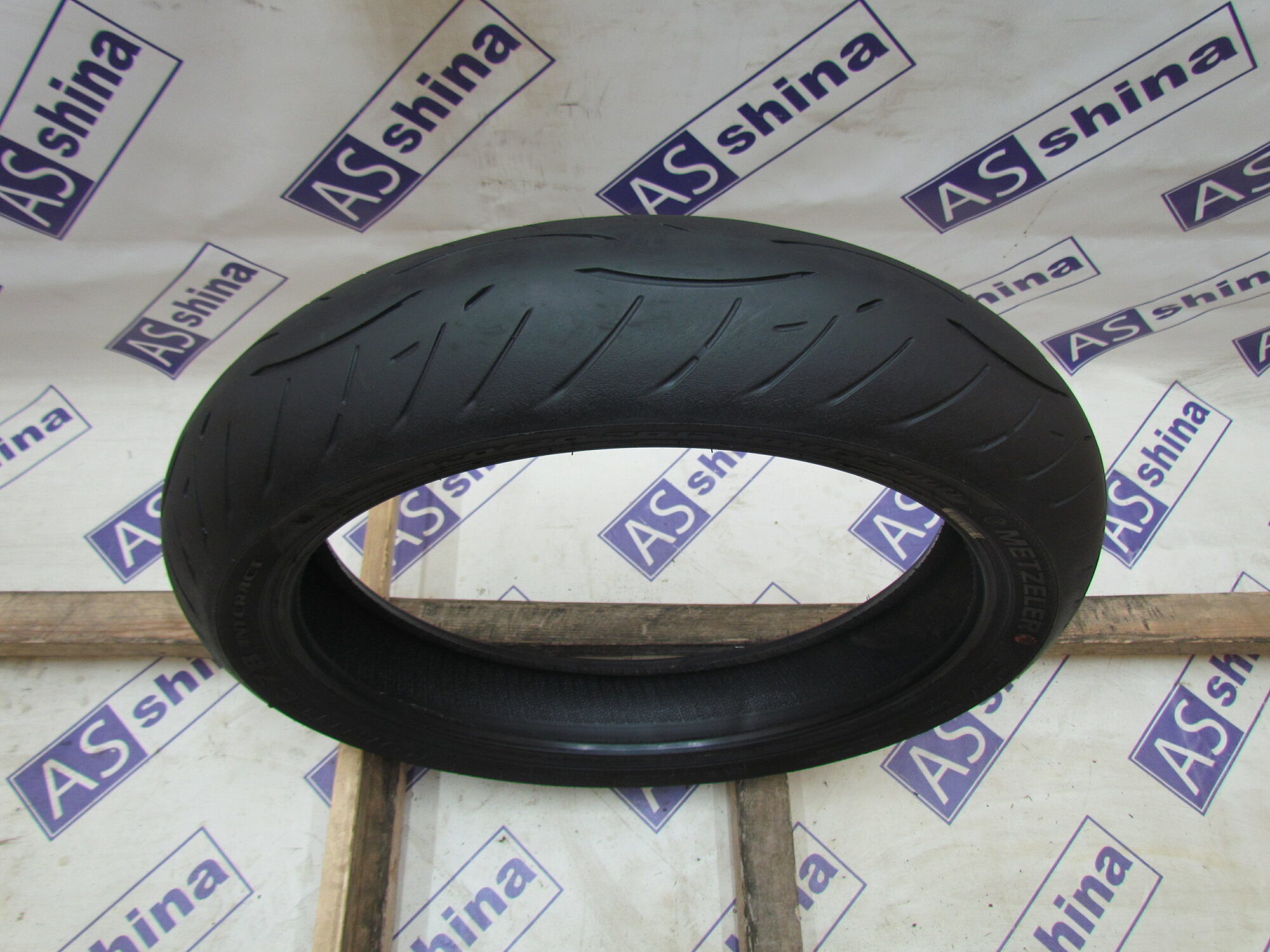 Мотошина БУ для мотоцикла Metzeler Roadtec Z8 Interact 120 / 70 R17 0024683