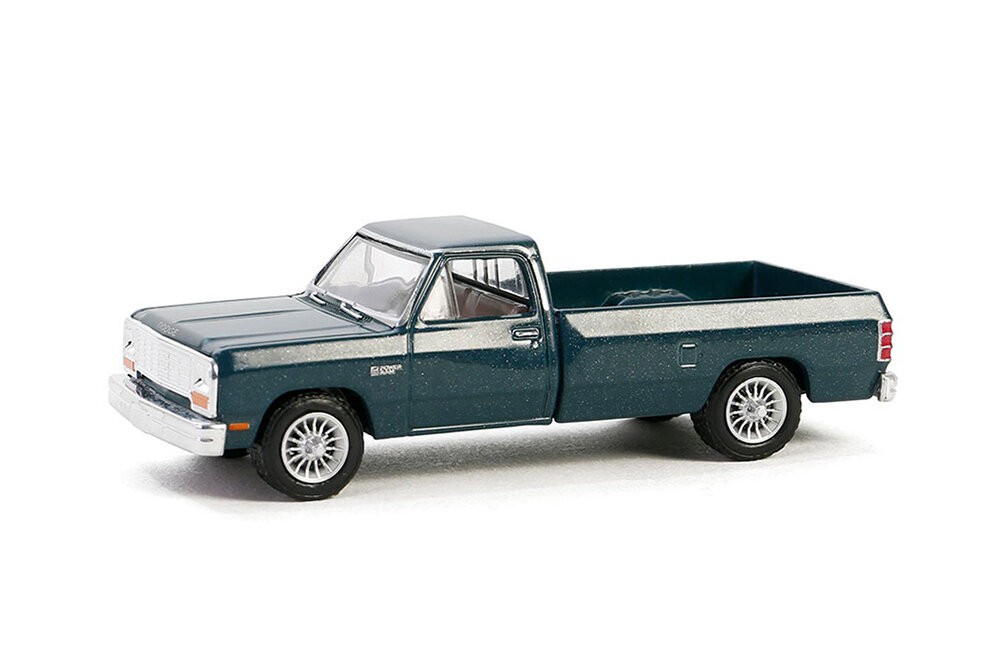 Модель коллекционная Dodge ram W250 power ram пикап 1982 medium seaspray green metallic (длина модели 6-10 см)