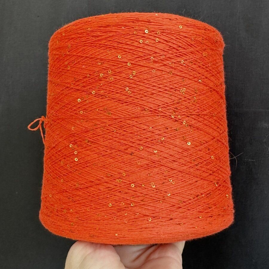 Пряжа Пайетки 2мм на хлопке (микропайетки) 2-093 оранжевый с золотистыми пайетками (200г)
