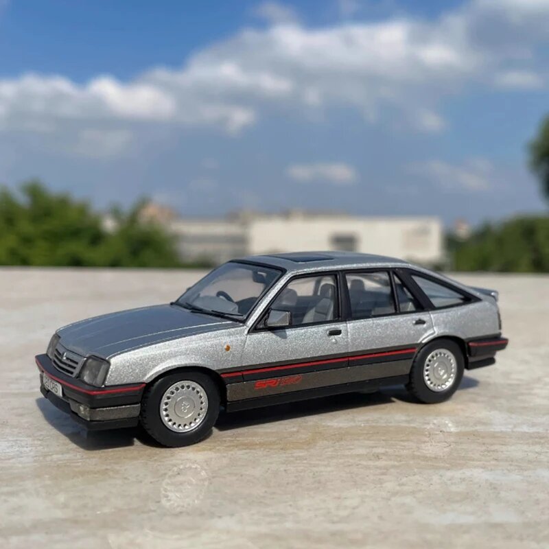 WELLY Opel MK2 модель автомобиля 1:43 сплав