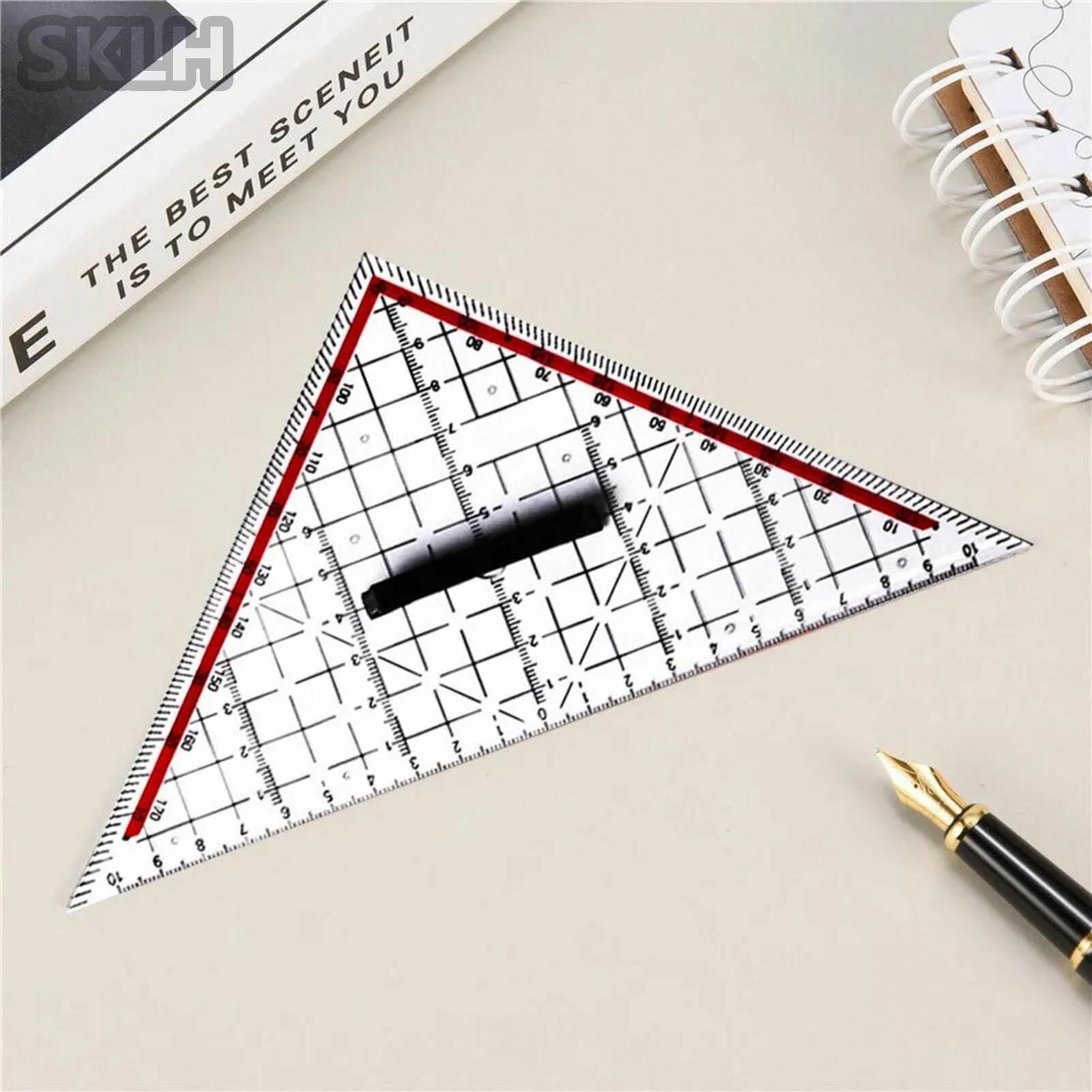 Чертежный равнобедренный треугольник с ручкой для дизайна и черчения