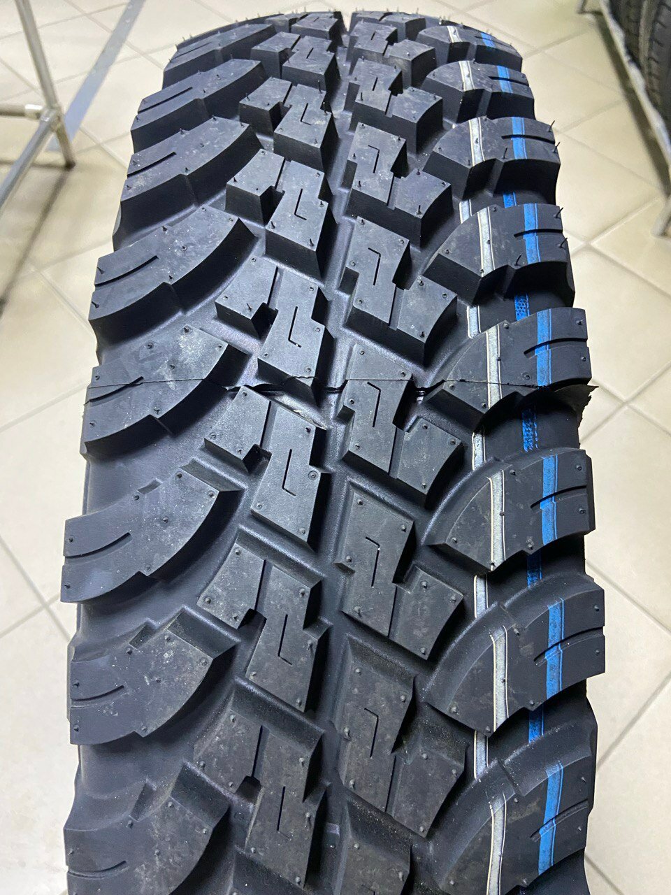 215/65 R-16 Contyre Expedition 98Q