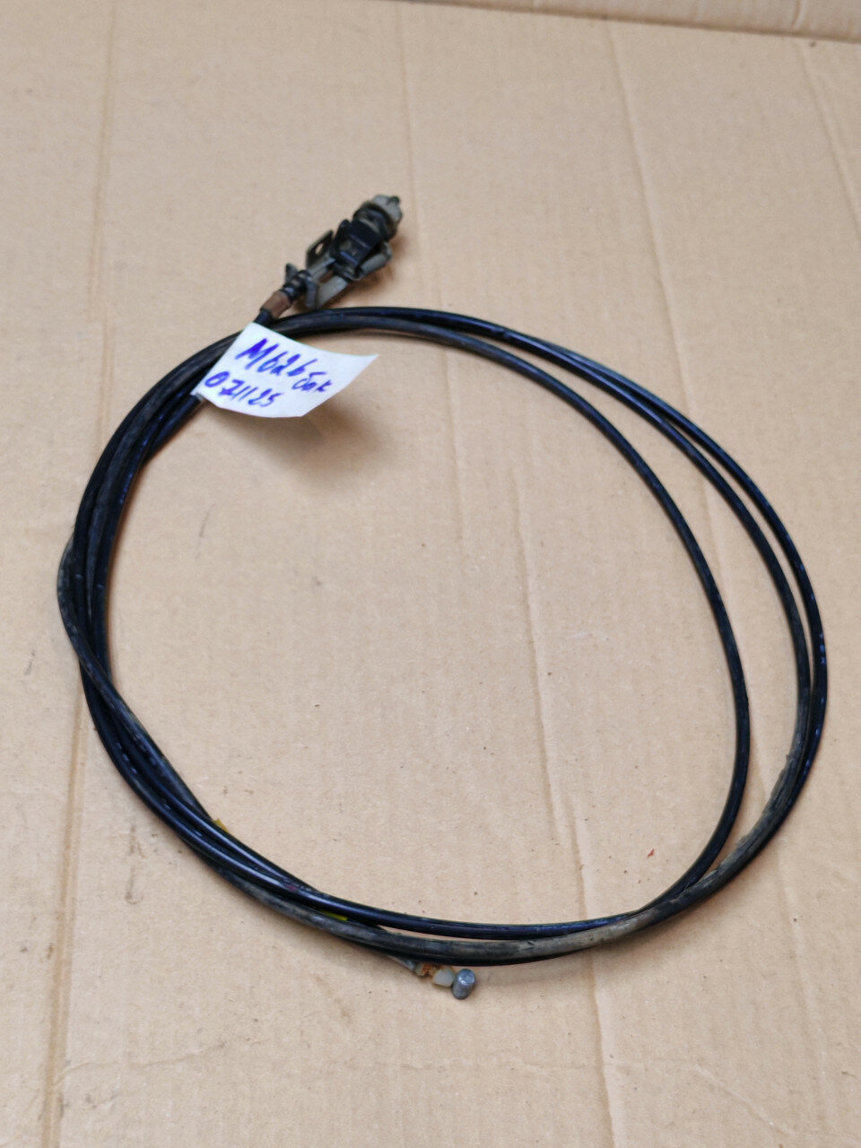 Трос лючка бензобака Mazda 626 GE хэтч