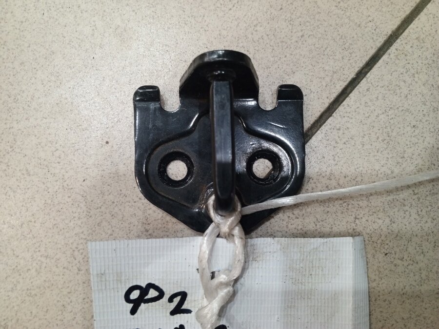 Ответная часть замка двери от Ford Focus 2 2008-2011