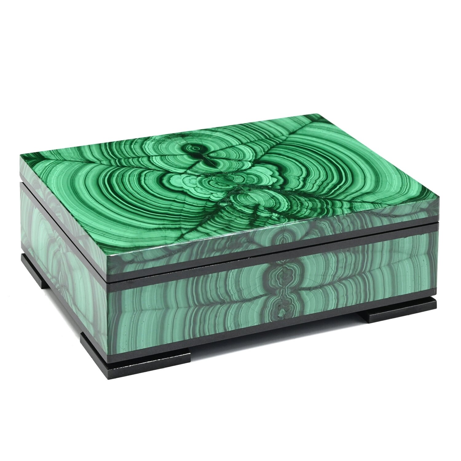 Шкатулка из малахита "Уральский сувенир" 140*90*50мм .