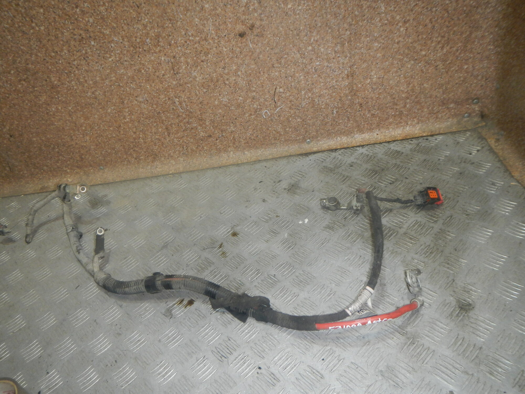 Б/У Клемма аккумулятора, Opel (Опель)-ASTRA H (04-) OPEL ASTRA H (04-) Без видимых повреждений. 571099 GENERAL MOTORS ар...