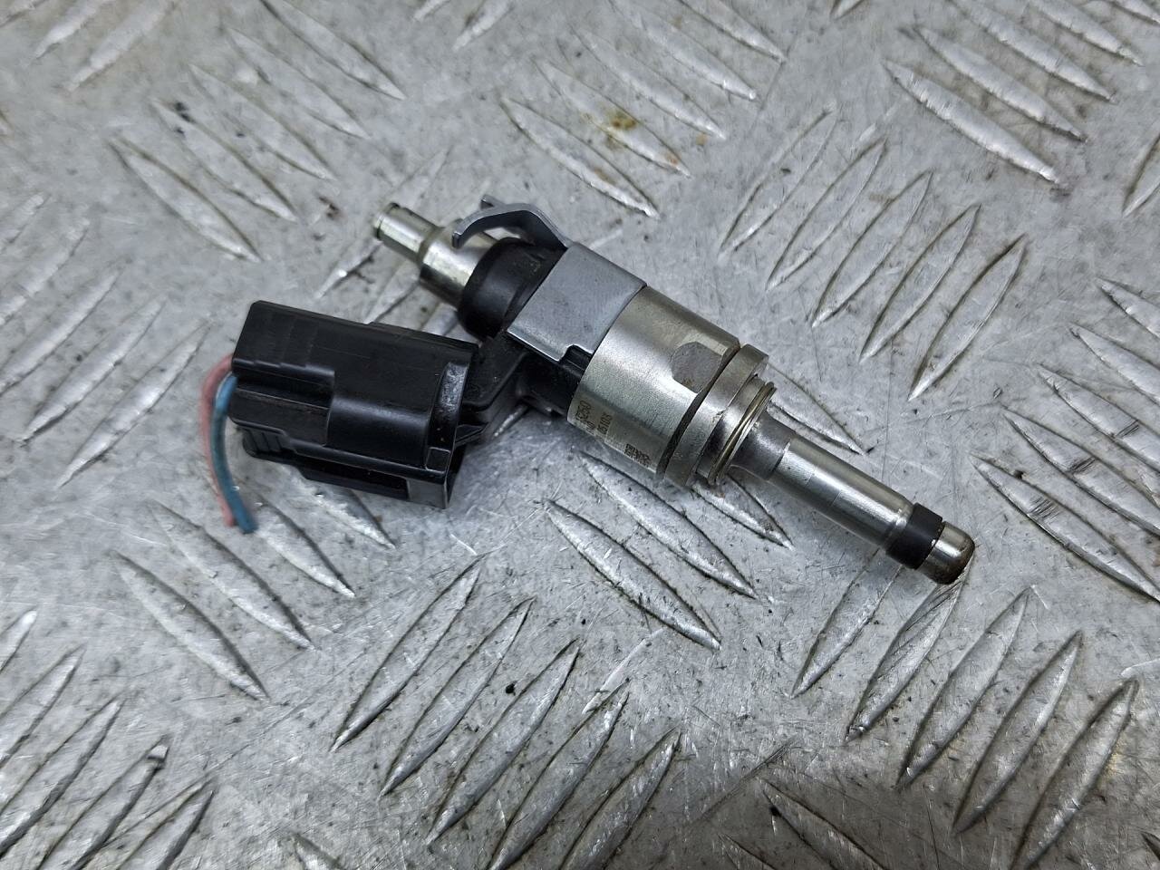 Форсунка топливная Mazda 6 3 2-й рест. 2020 PE2713250