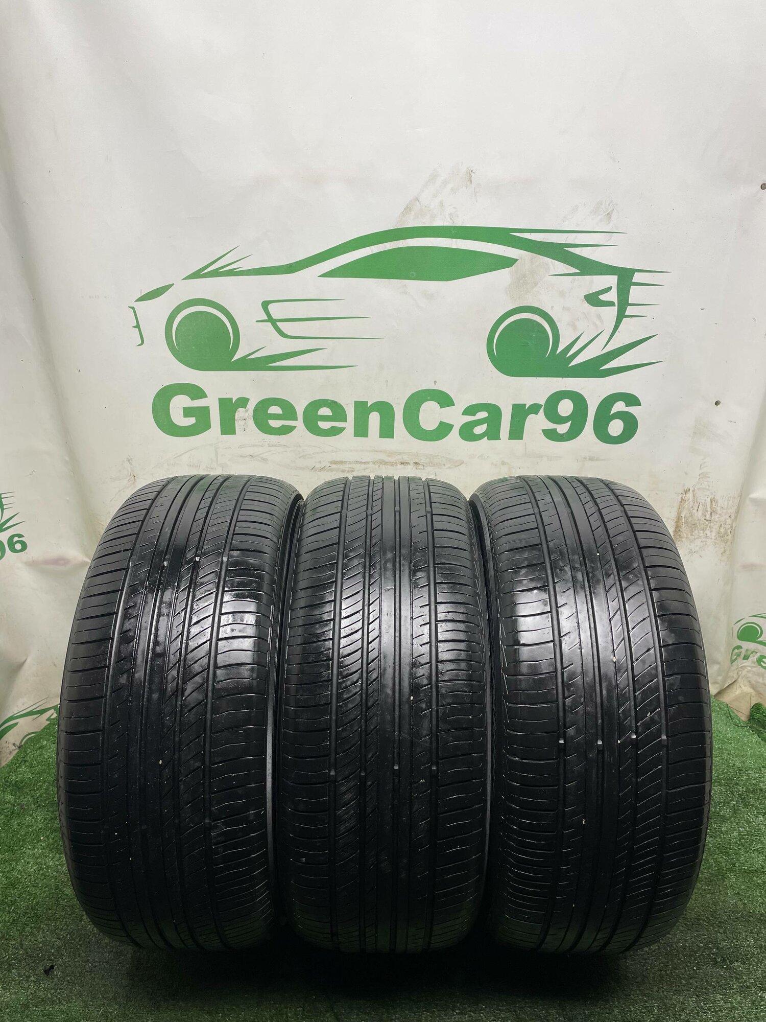 Летние шины Yokohama Advan dB V552 235/50 R17 19% износ YPZ067438