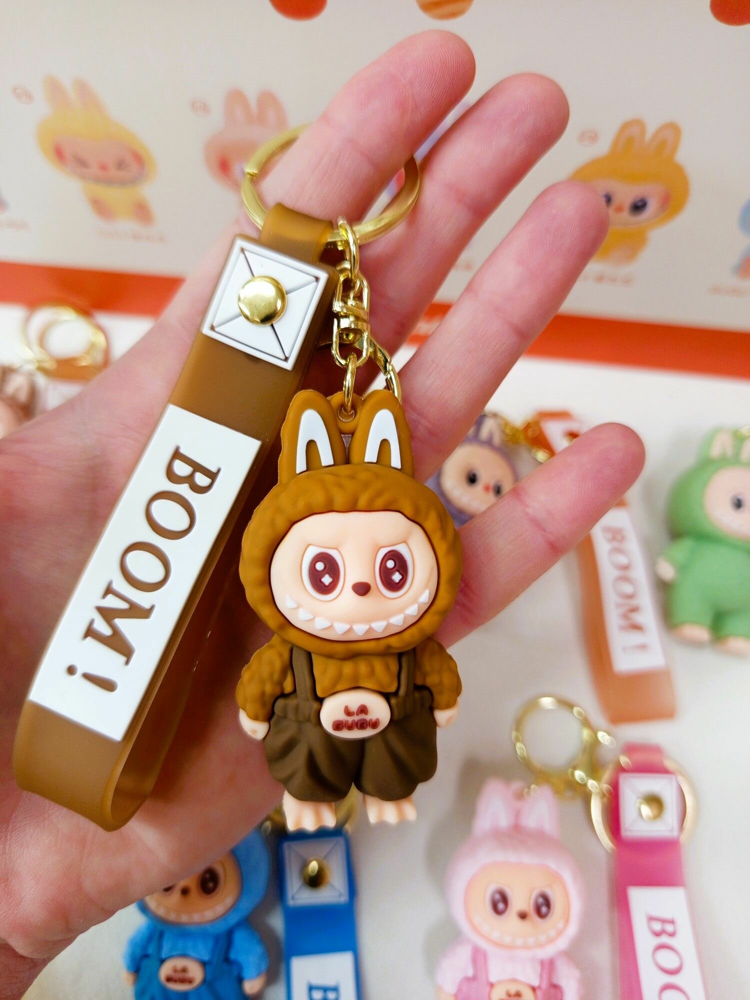 Игрушка брелок Labubu Лабубу коричневый 7 см