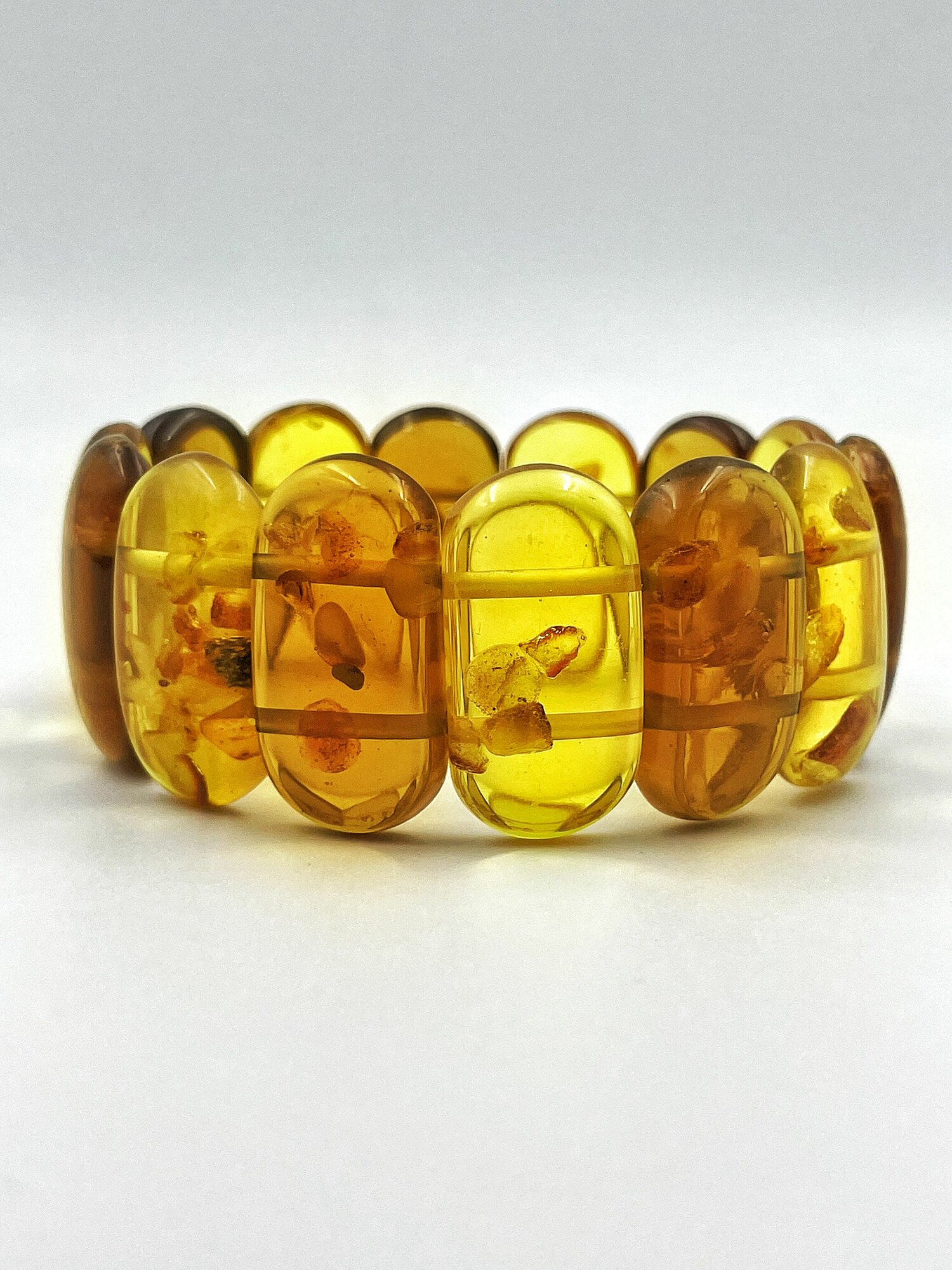 Браслет-манжета, янтарь прессованный