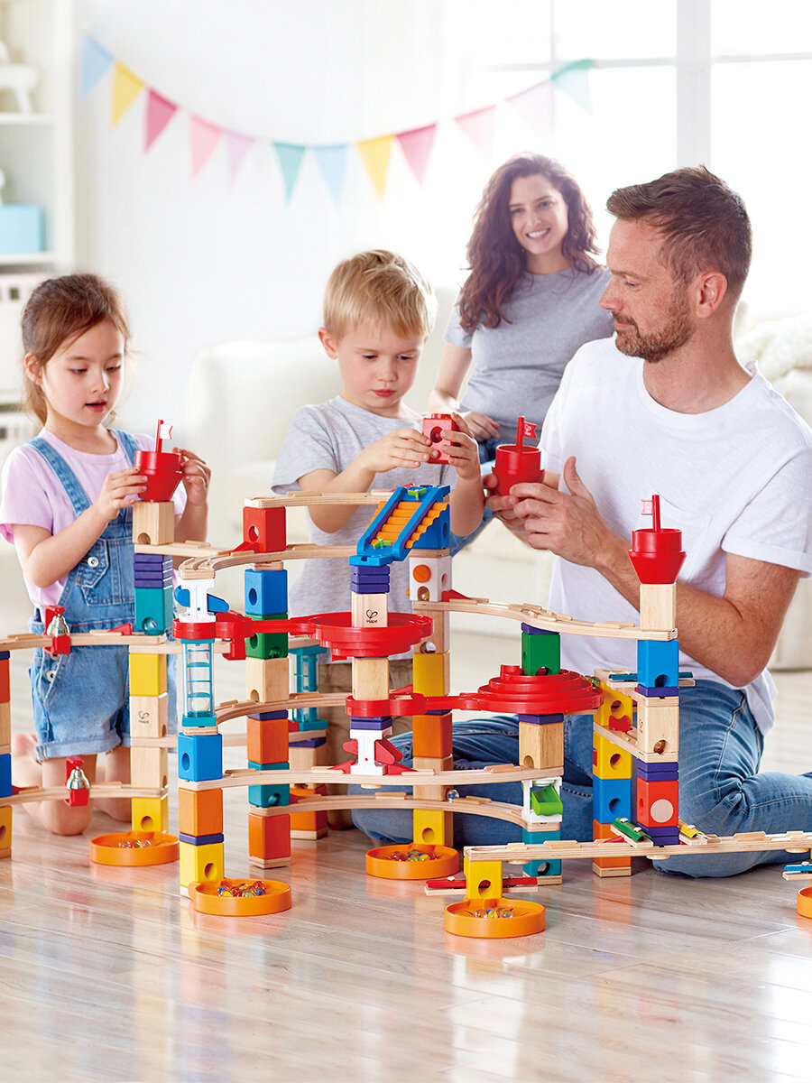 Игровой набор Hape "Гонки" музыкальный конструктор, 97 элементов E6012_HP