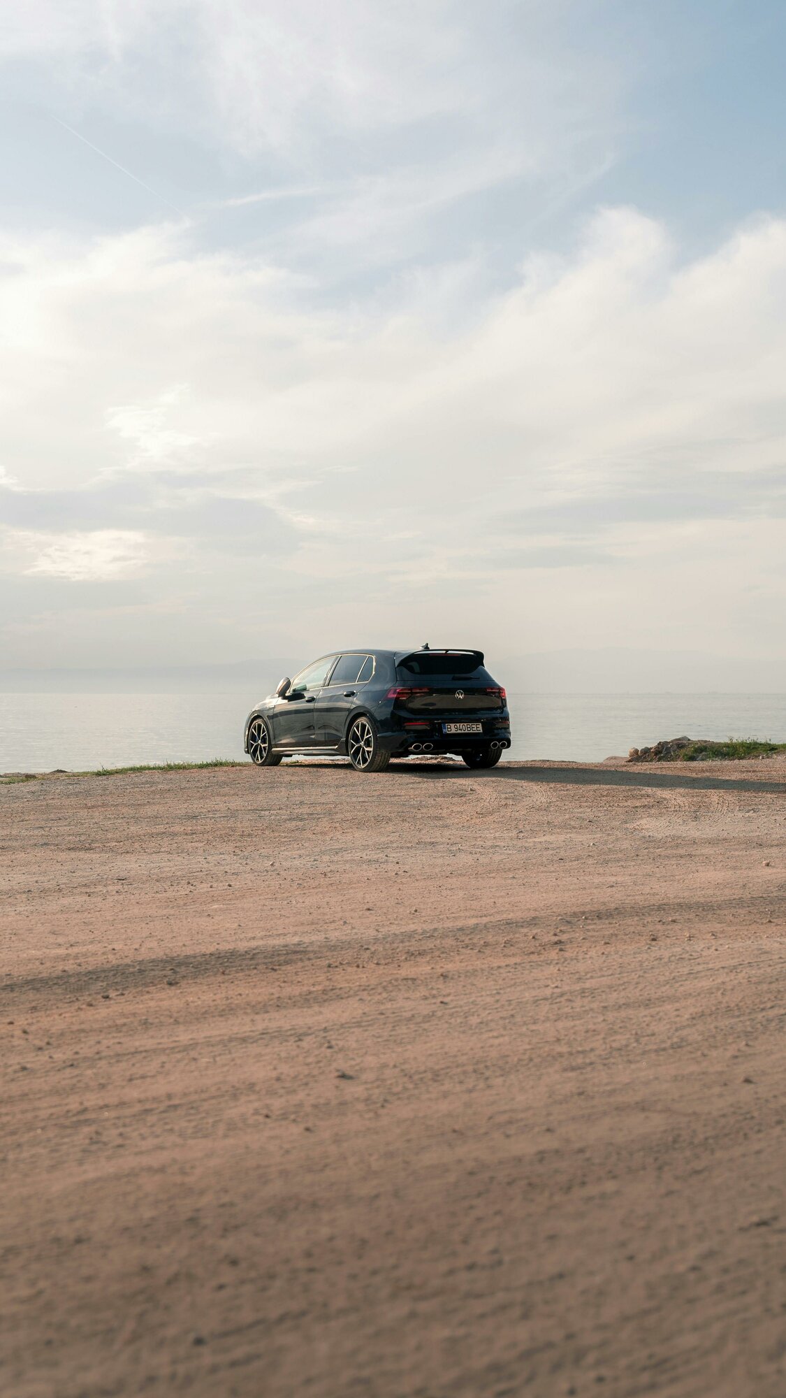 Картина на холсте 60x110 LinxOne "Автомобиль, интерьер для дома / декор на стену / дизайн