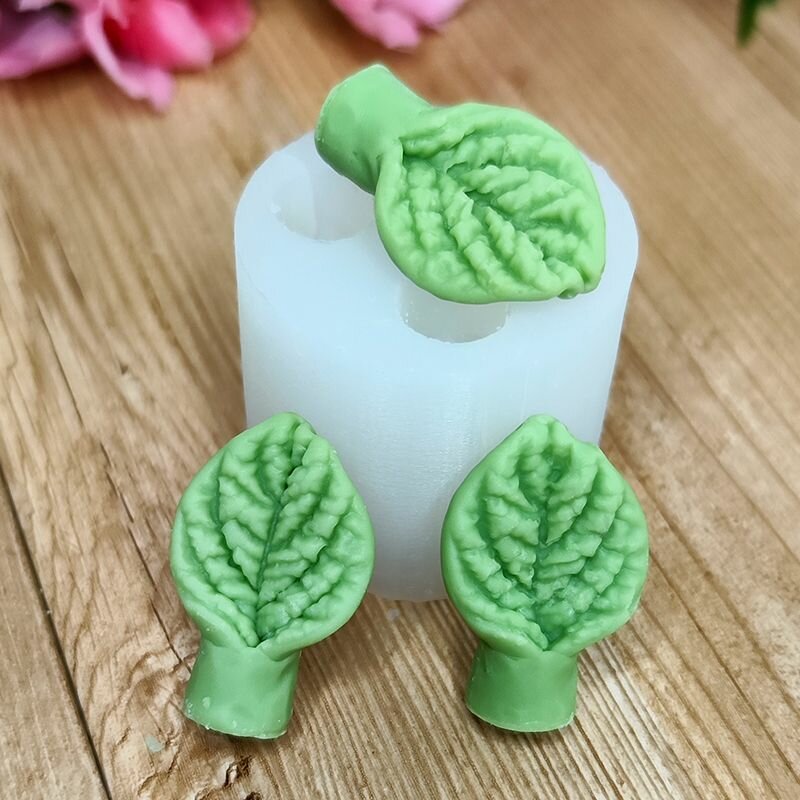 Силиконовая форма для шоколадных плиток Brilliant Mold. Молд 3 Листика мяты