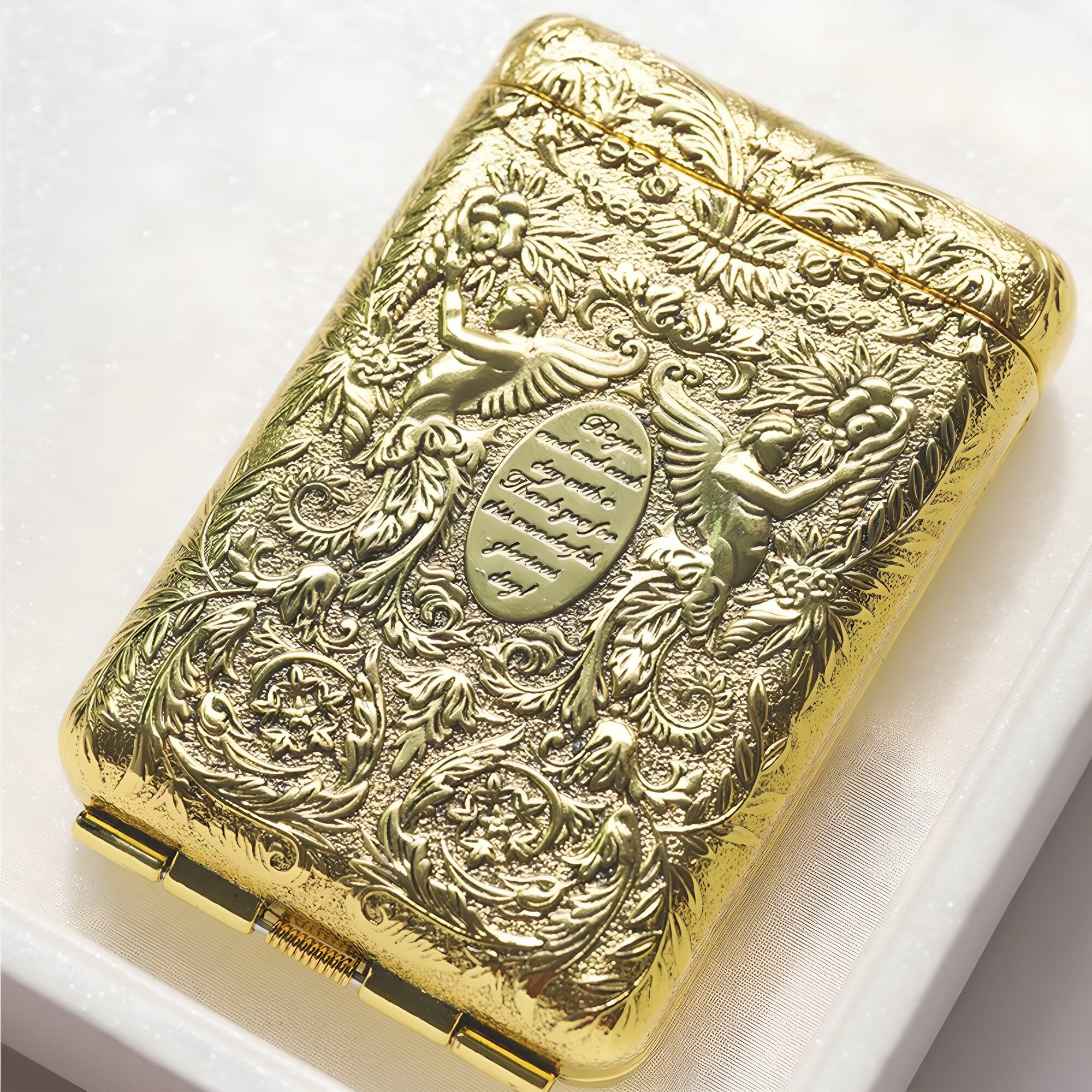 Портсигар E084, биметаллический, 14 мест, длина 10см, ширина 6.5см, высота 2см, золотистый