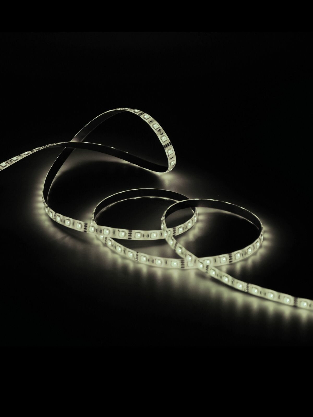 Лента светодиодная 12V DC Gauss LED 5050/30-SMD 330лм/м 7.2Вт/м 3000К