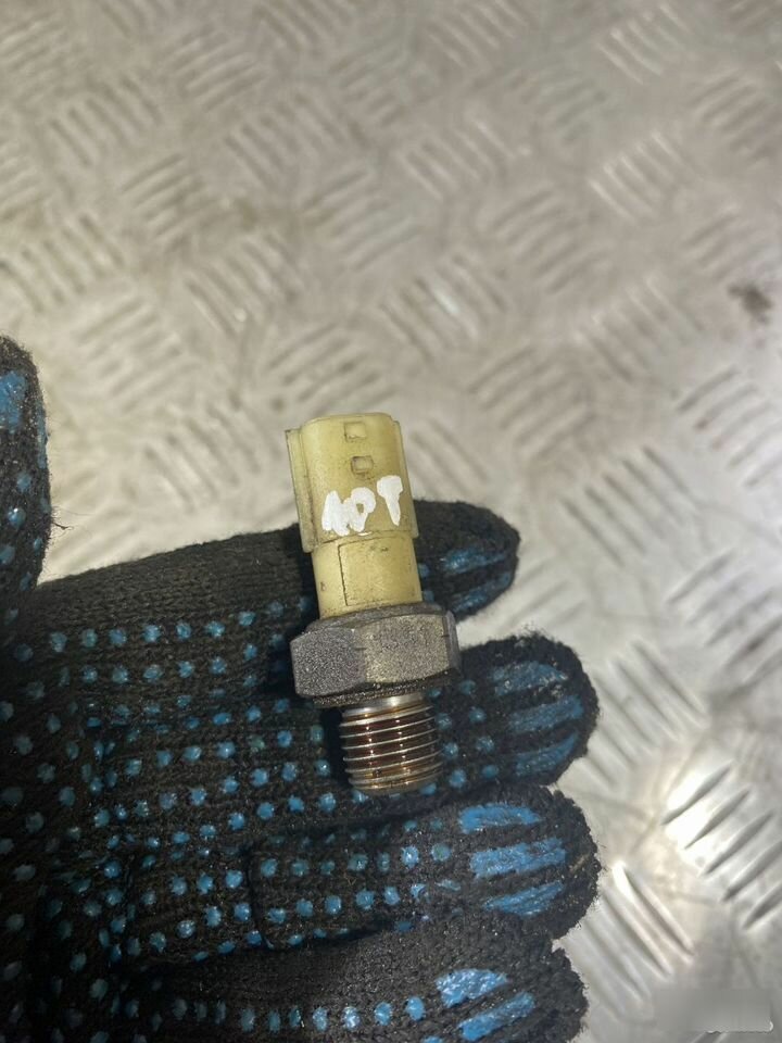 Датчик давления масла Renault Logan 2 2018-2022