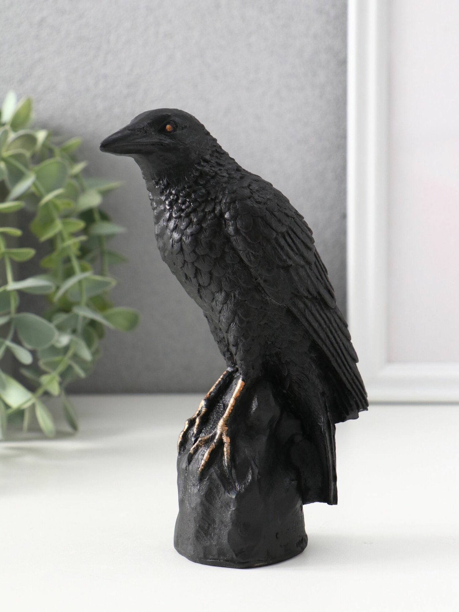 Фигурка гипс Ворон на камне , 15.5 5.5 10 см, чёрная