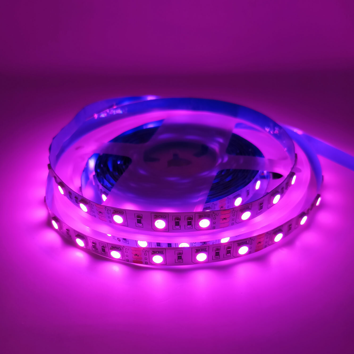 Светодиодная разноцветная RGB лента 5050 12v 14.4w 60 led 5м