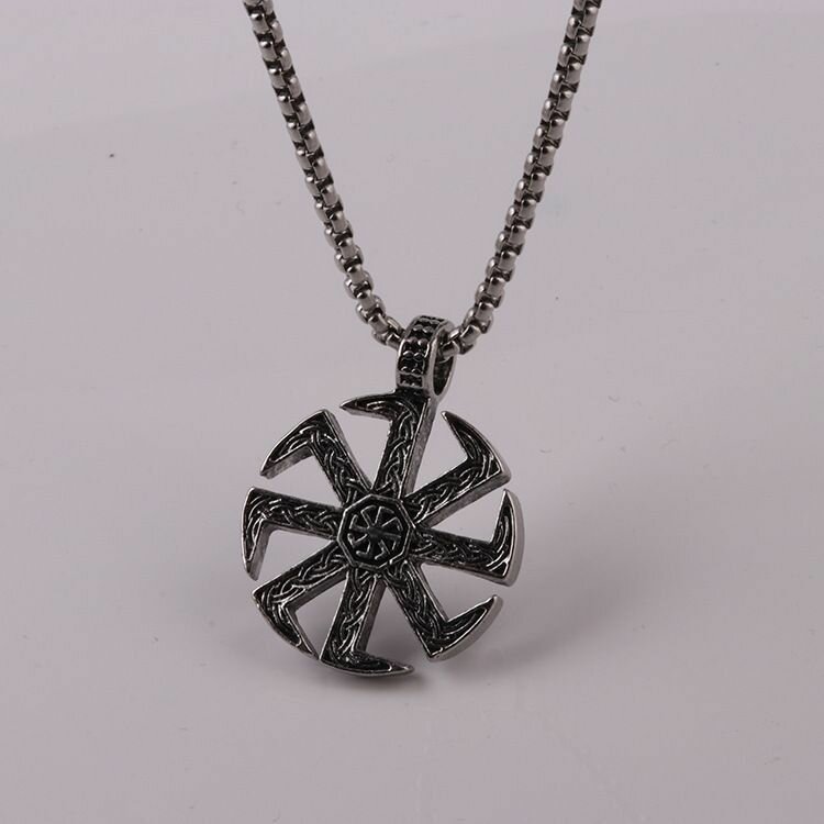 Славянский оберег Коловрат на цепочке