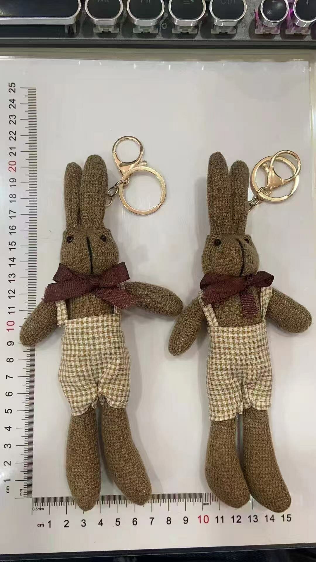 Модный кулон в виде кролика с узором «гусиная лапка», милый креативный кулон для свитера, игрушечный брелок для ключей