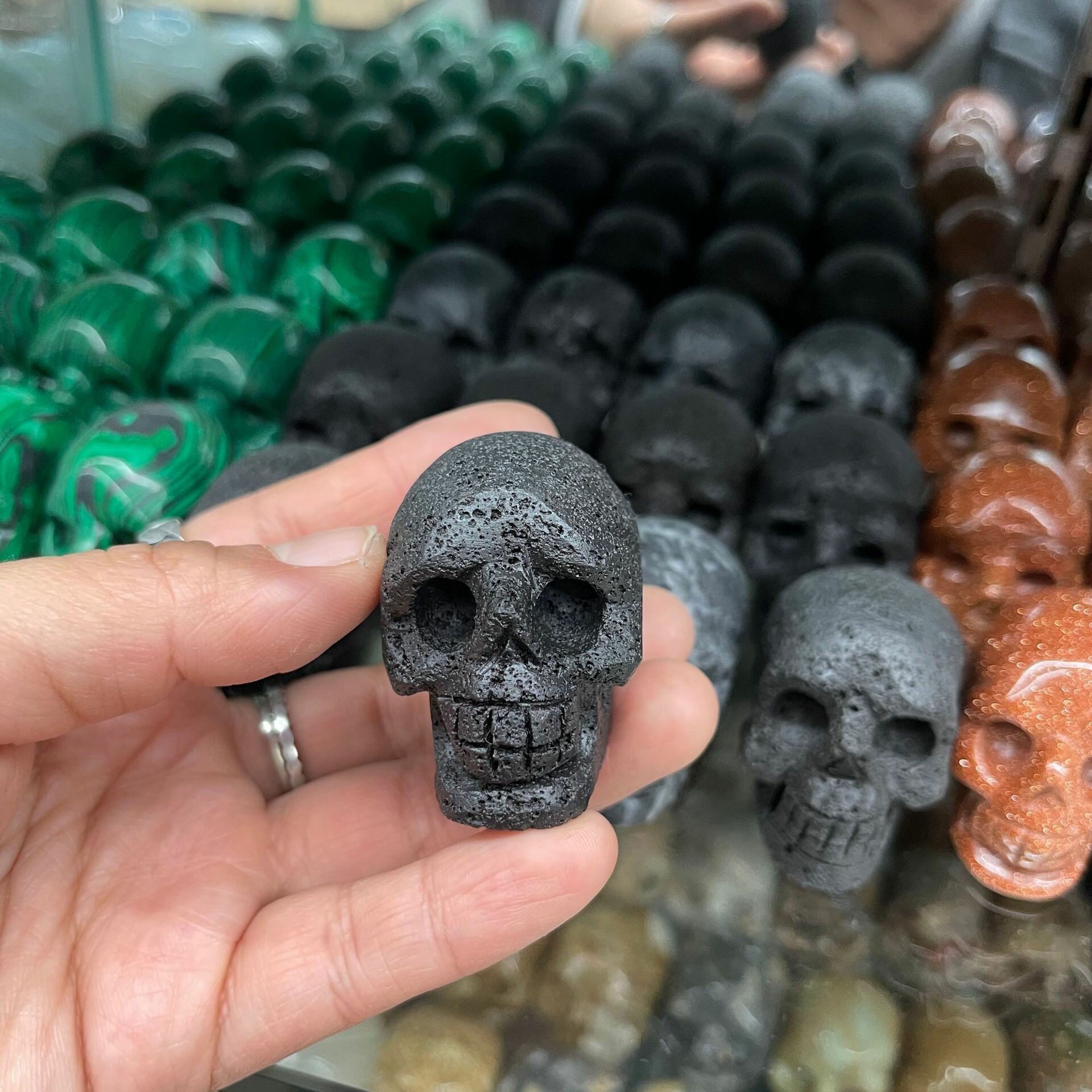 2inch Нефритовый Резной Череп Натуральный Необработанный Камень Полированный Призрачный Голова Хэллоуинское Украшение Кристальный Череп Орнамент