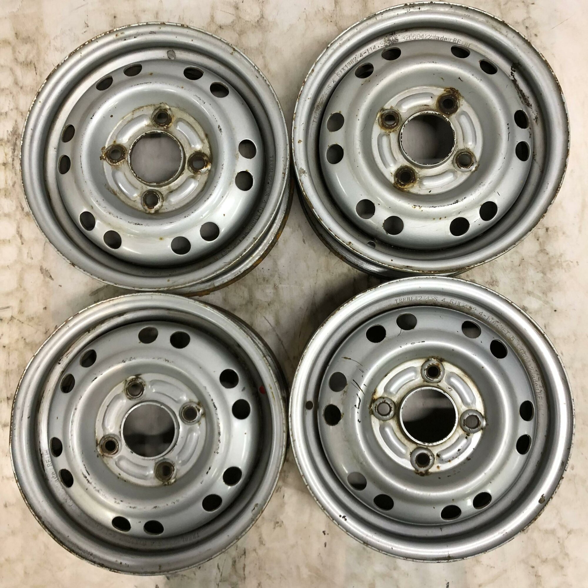 Колесные диски Штампованные 13x4.5 PCD 4x114.3 D69.1 ET45 (Реплика)