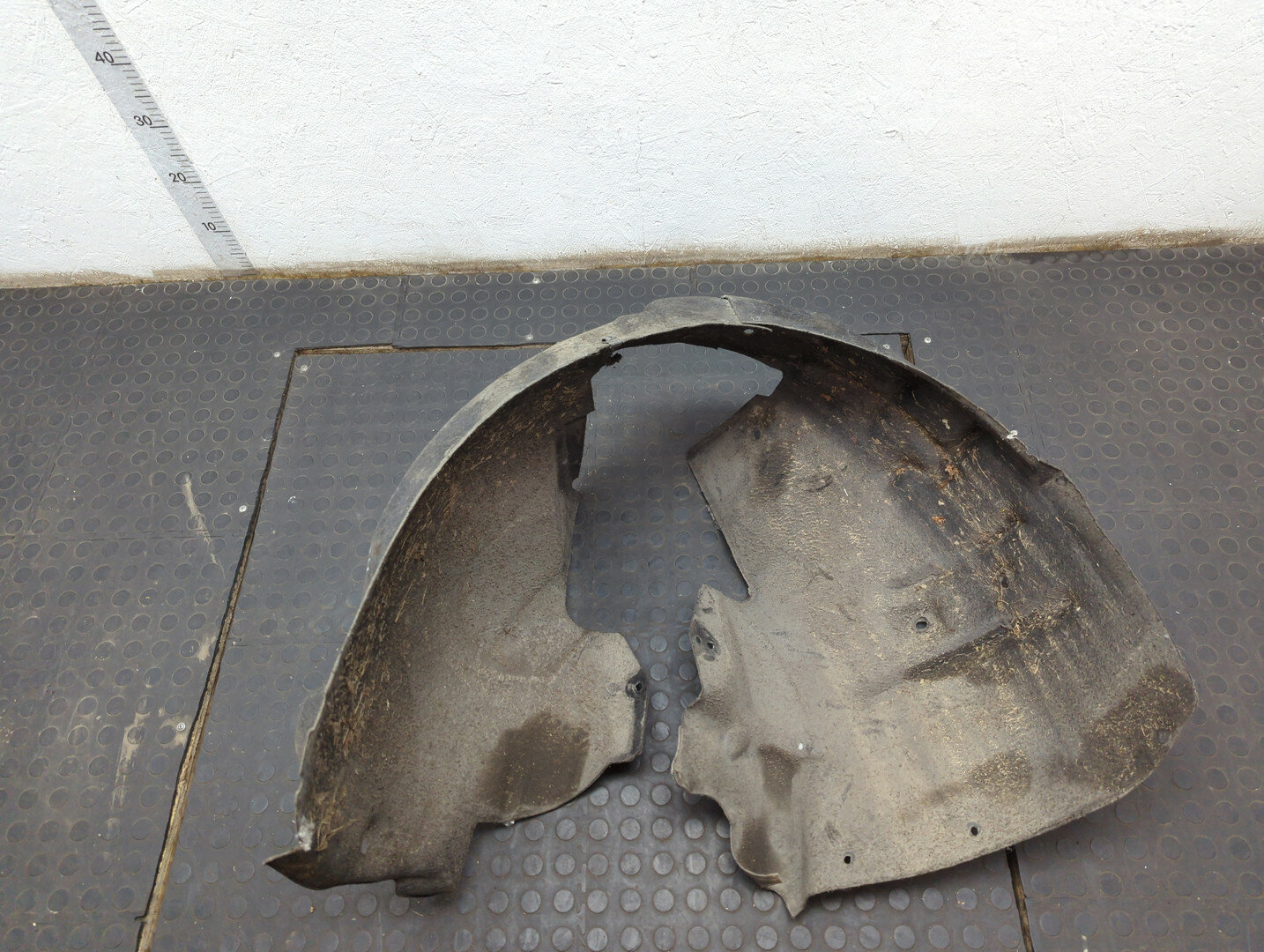 Защита арок (подкрылок) правая передняя Audi A4 (B8) Б/У