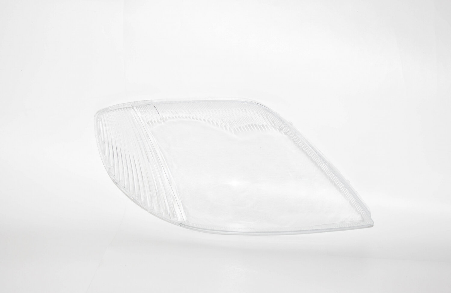 Стекло фары TOYOTA COROLLA 120 2 отражателя (2000-2006) (правое)