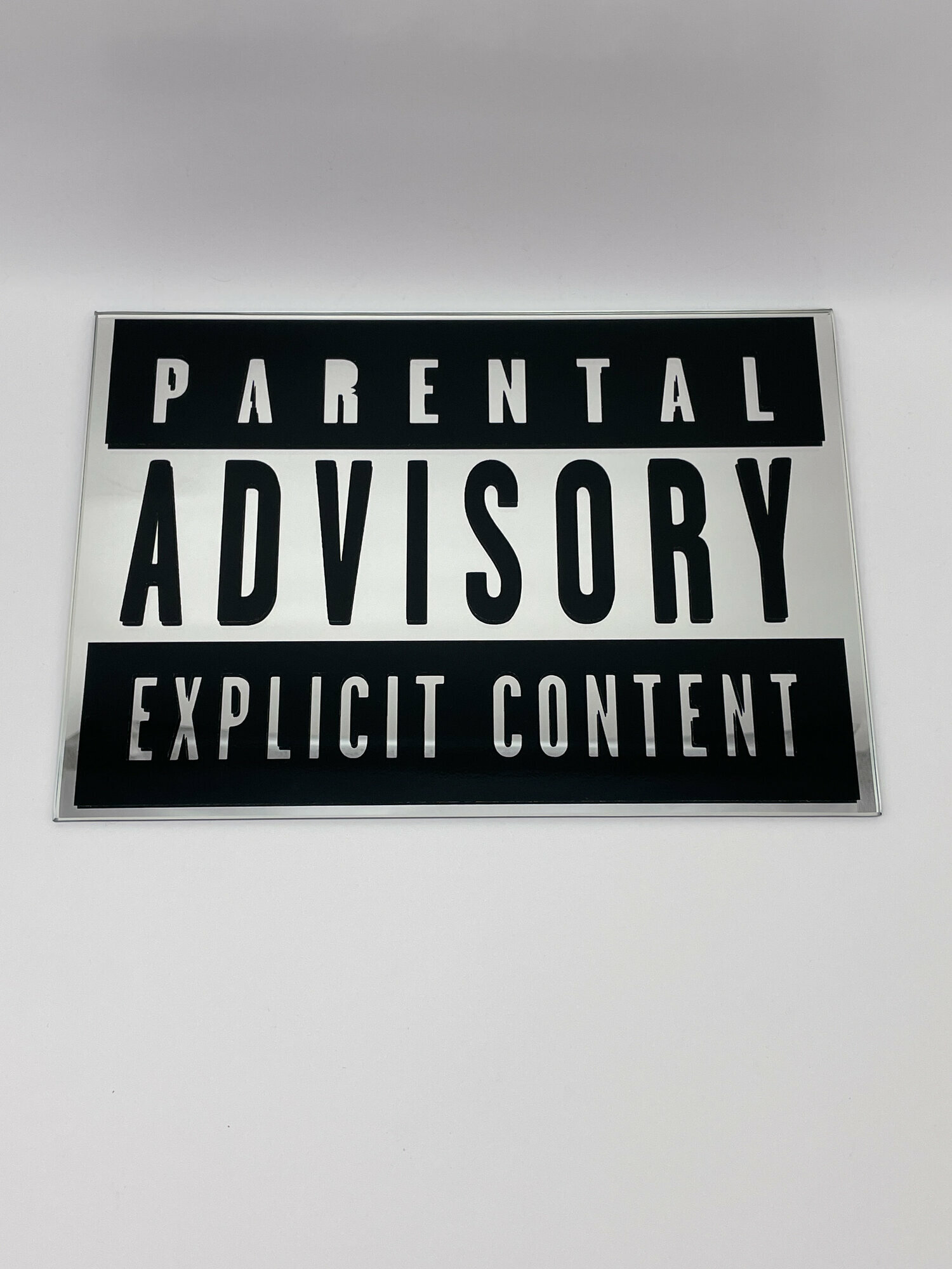 Зеркало интерьерное с графикой PARENTAL ADVISORY EXPLICIT CONTENT, размер 20х30 см, цвет черный, бренд Zrcatko