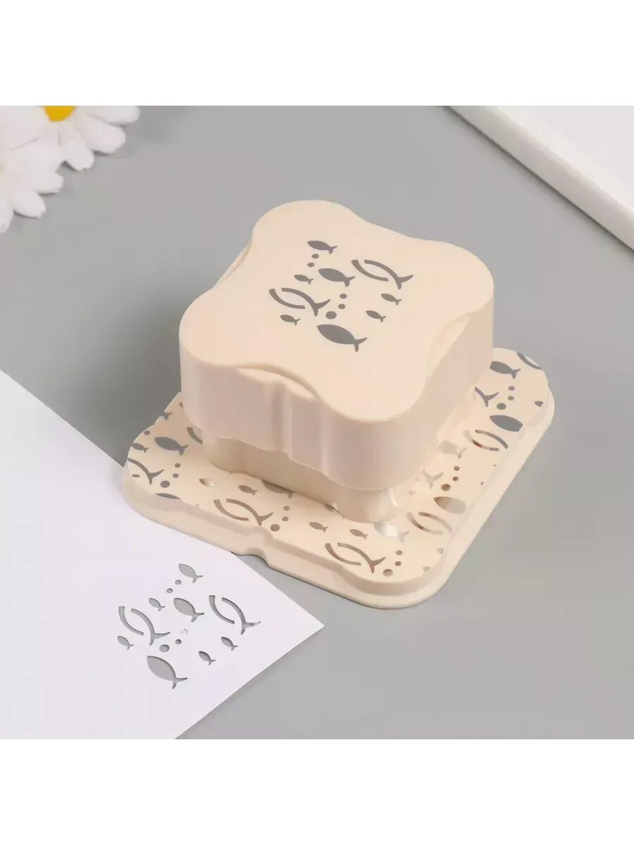 Дырокол фигурный рисунок 3,8х3,8 см "Рыбки"