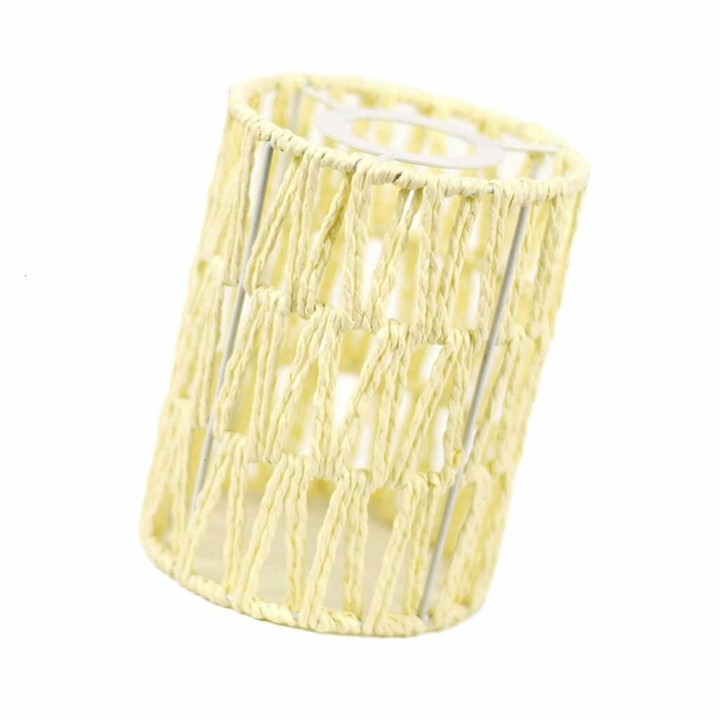 Светлый потолок крышки идеально подходит для различных стилей отделки внутренних дел, не совсем белый